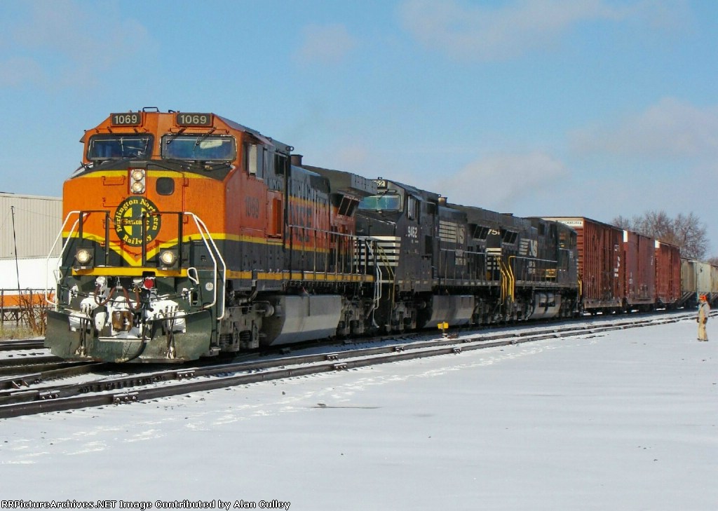 BNSF 1069